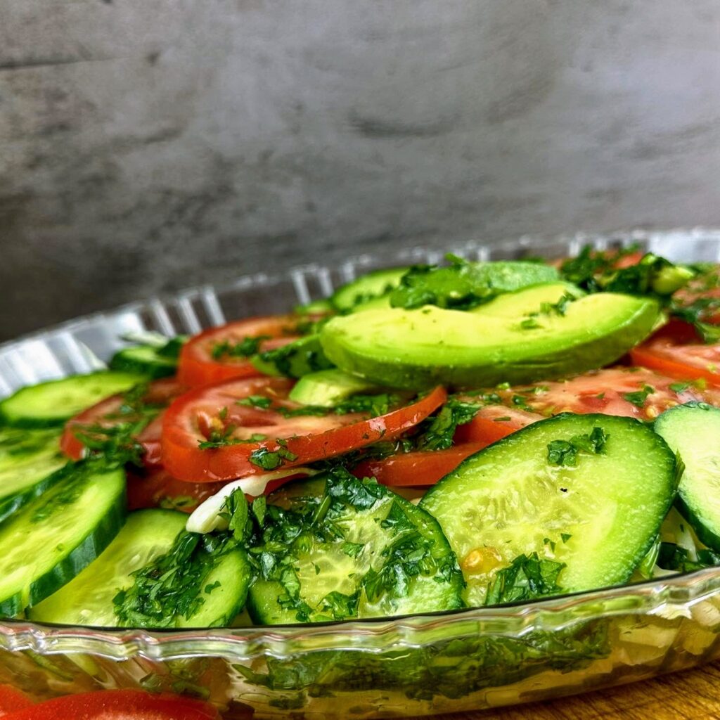 Ensalada de Repollo con Tomate, Aguacate y Pepino | Carolister Mom and Chef